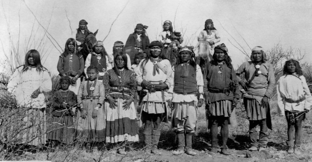 Apaches, los indígenas que fueron oprimidos por México y Estados Unidos